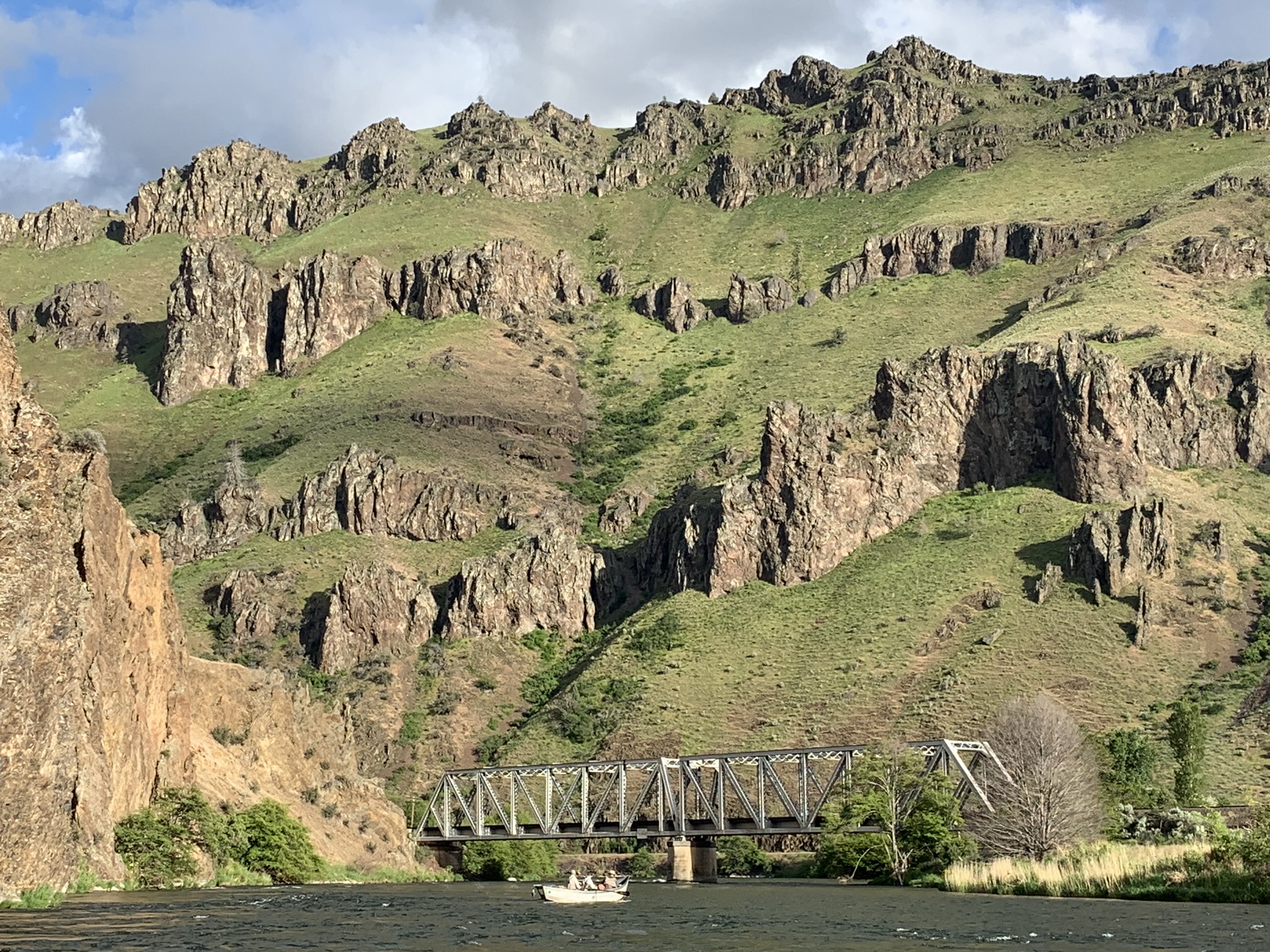 Deschutes River Camp Trips | River Borne Outfitters